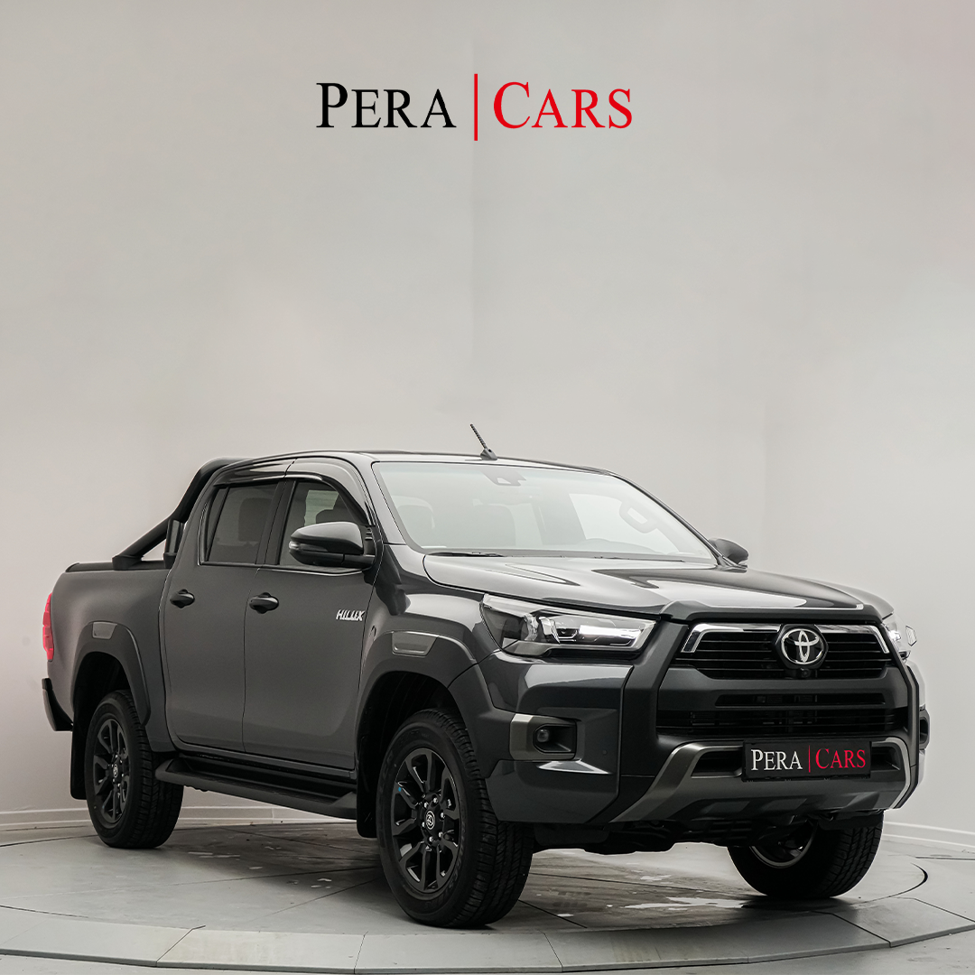 TOYOTA HILUX 2.4 INVICIBLE – Pera Cars